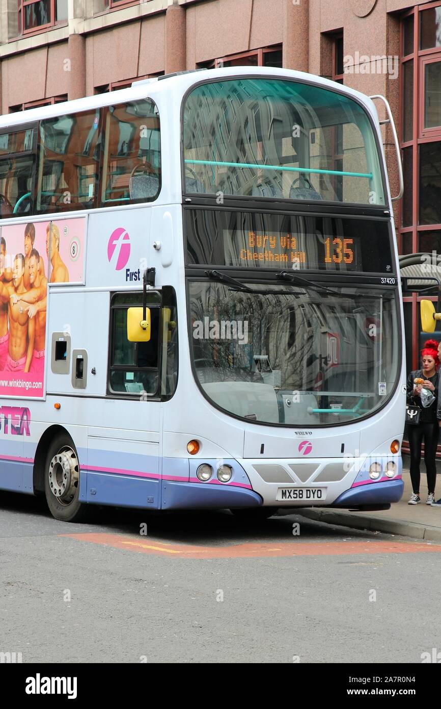 Manchester bus hi-res stock photography and images - Alamy