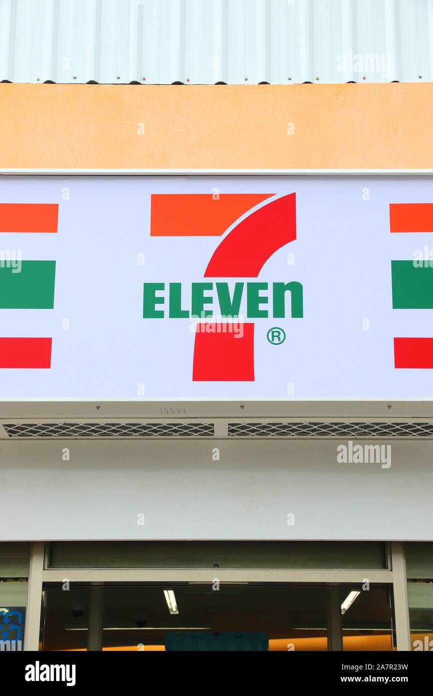 KENTING, TAIWAN - NOVEMBER 28, 2018: 7-Eleven convenience store in ...