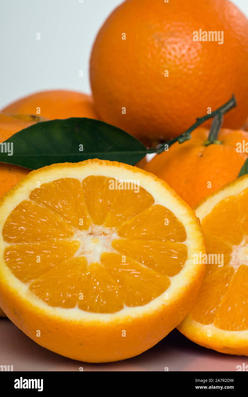 Squeeze orange hi-res stock photography and images - Alamy