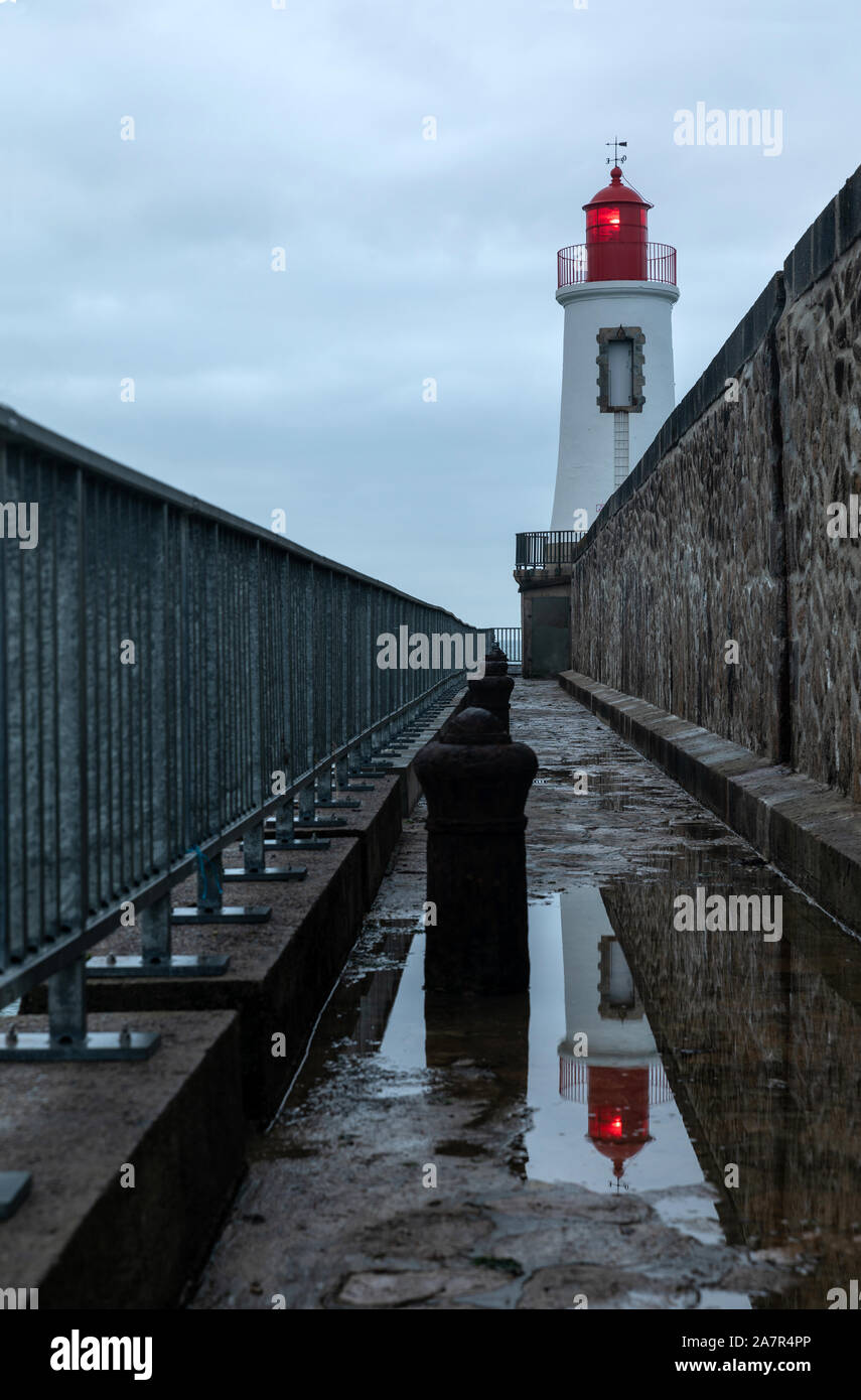 Lighthouse big jetty les hi-res stock photography and images - Alamy