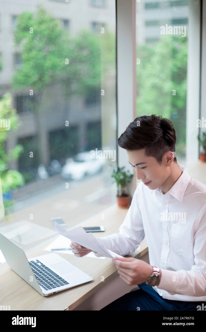 Man sitting down black and white hi-res stock photography and images ...