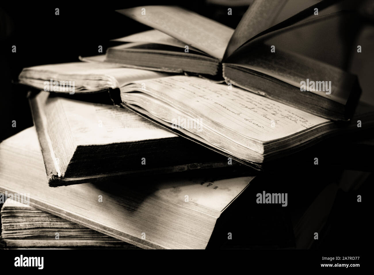 Old handwritten documents hi-res stock photography and images - Alamy