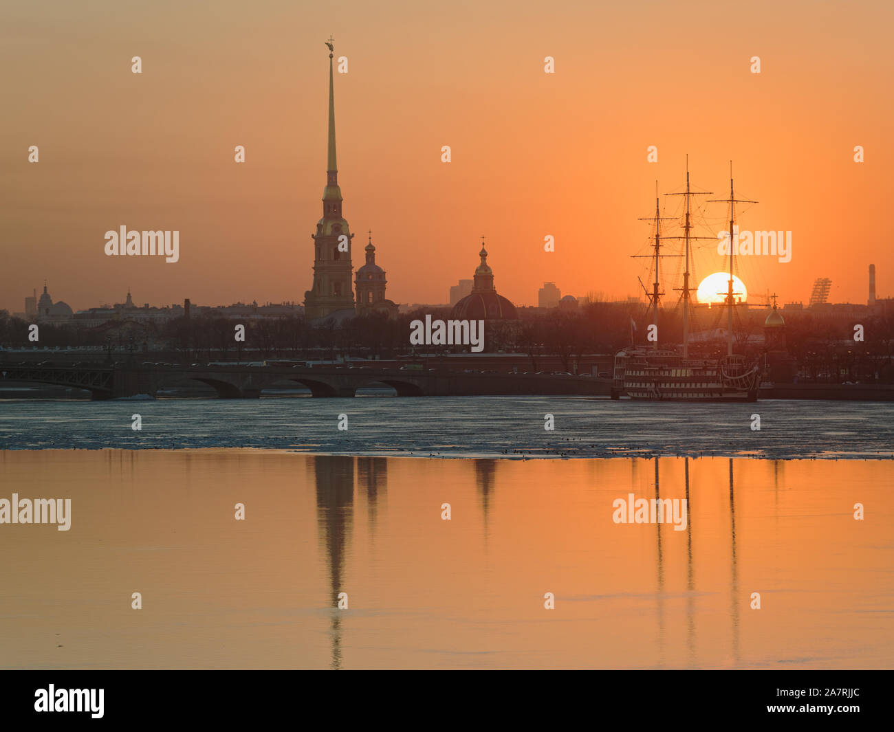 Neva tourist ship st petersburg hi-res stock photography and images - Alamy
