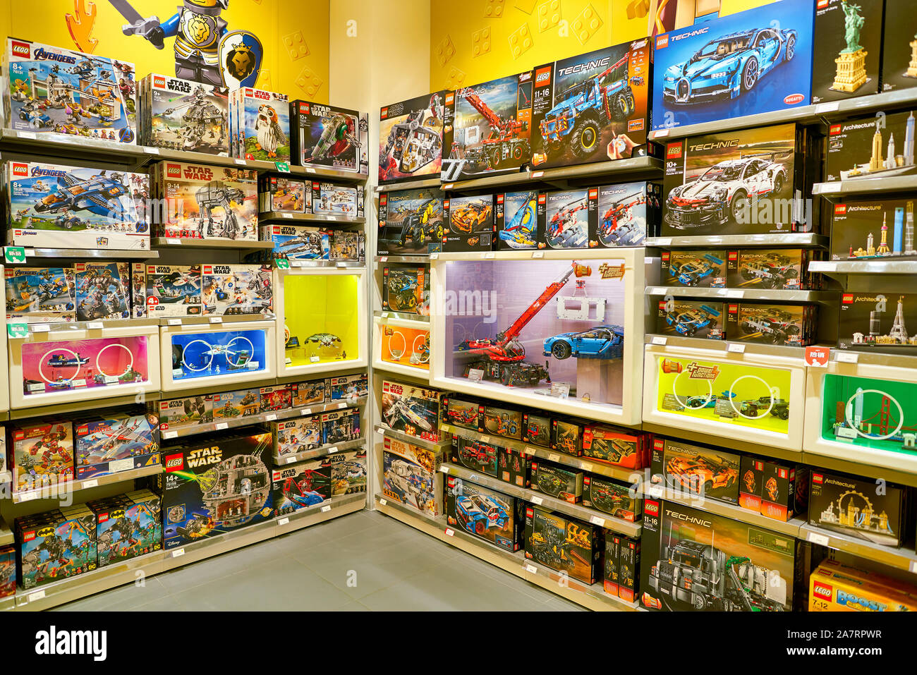Lego sets hi-res stock photography and images - Alamy