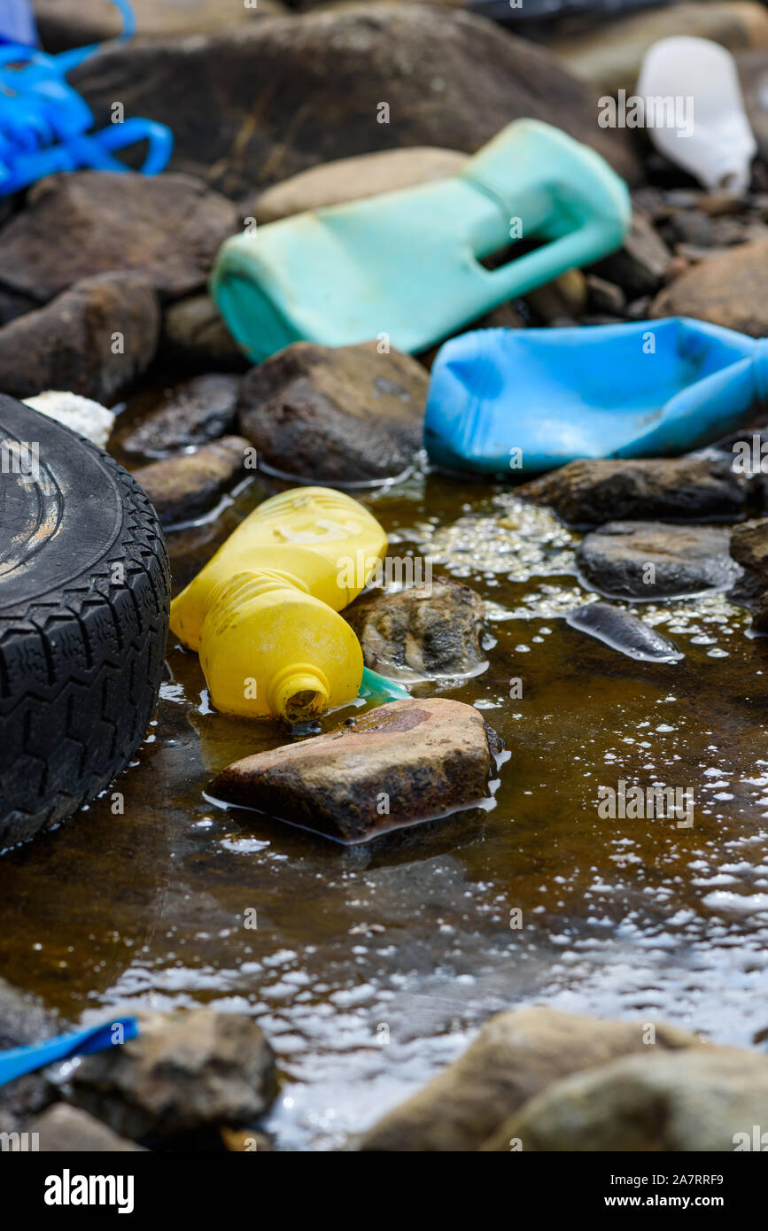 Dirty water with plastic pollution Stock Photo - Alamy