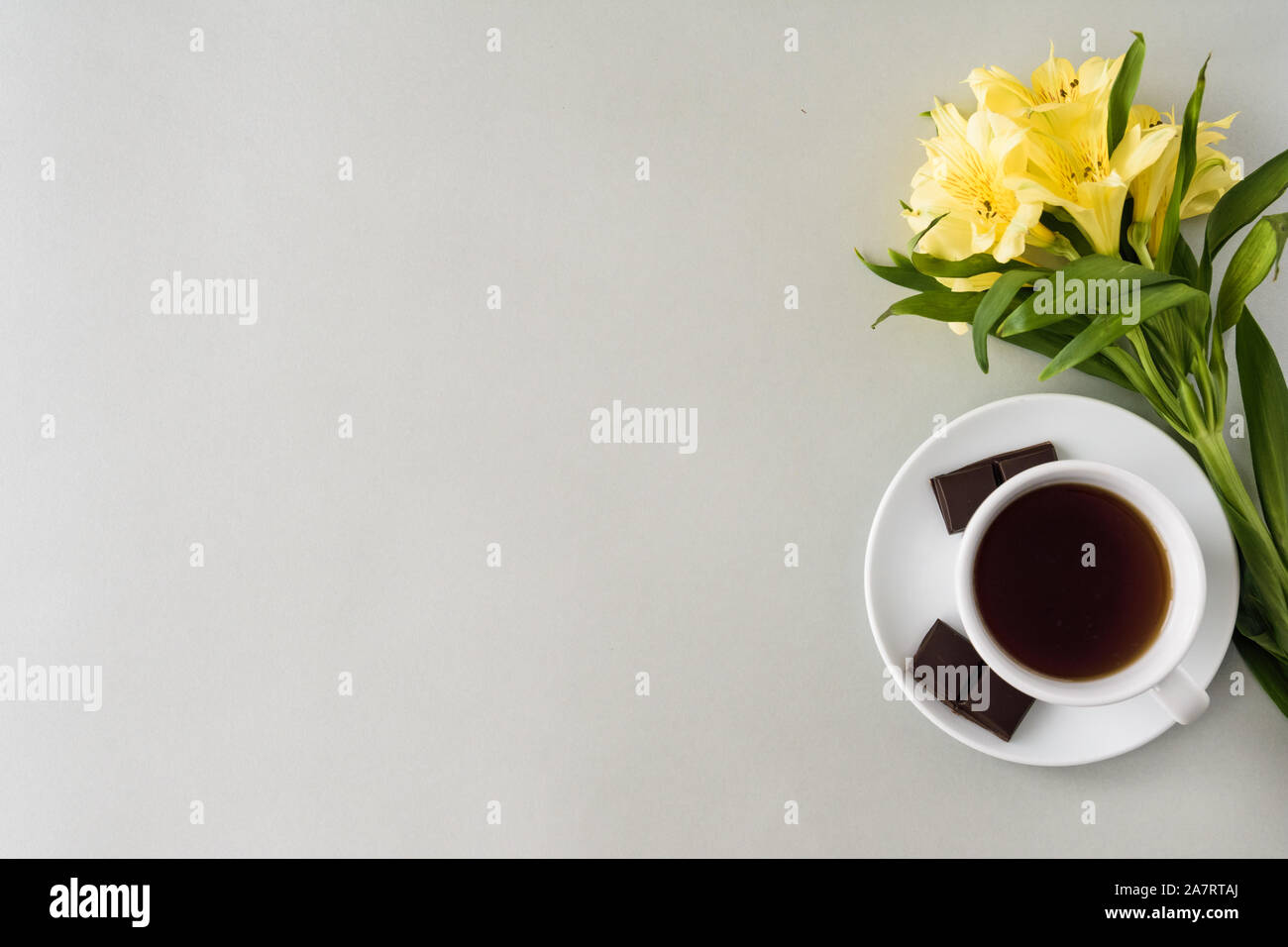 White flower and coffee hi-res stock photography and images - Alamy