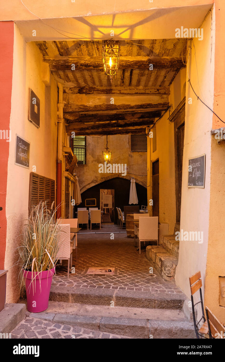 Villefranche sur mer cafe hi-res stock photography and images - Alamy