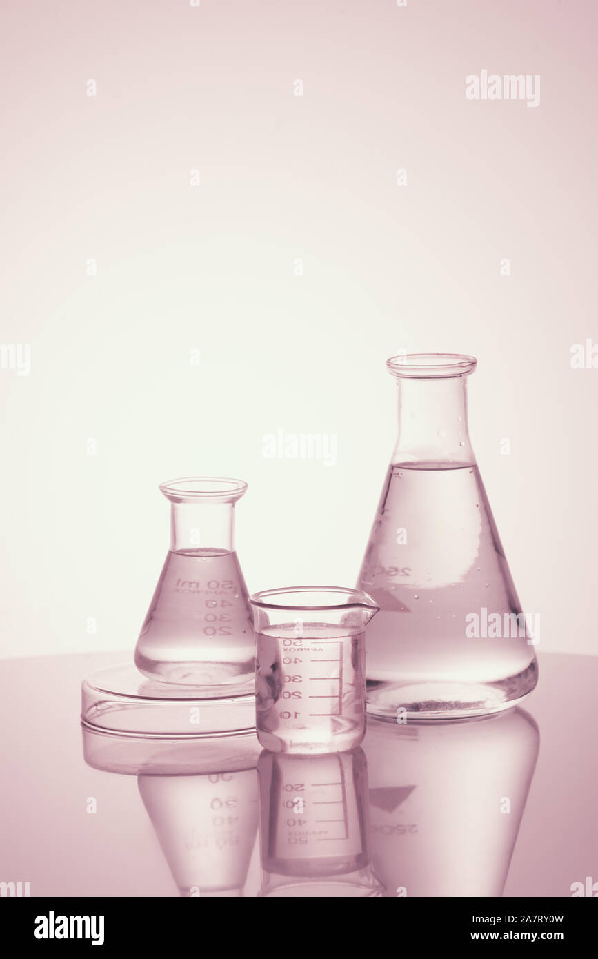 Laboratory glassware equipment hi-res stock photography and images - Alamy