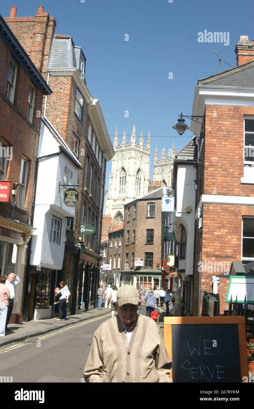 War ravaged landscape hi-res stock photography and images - Alamy