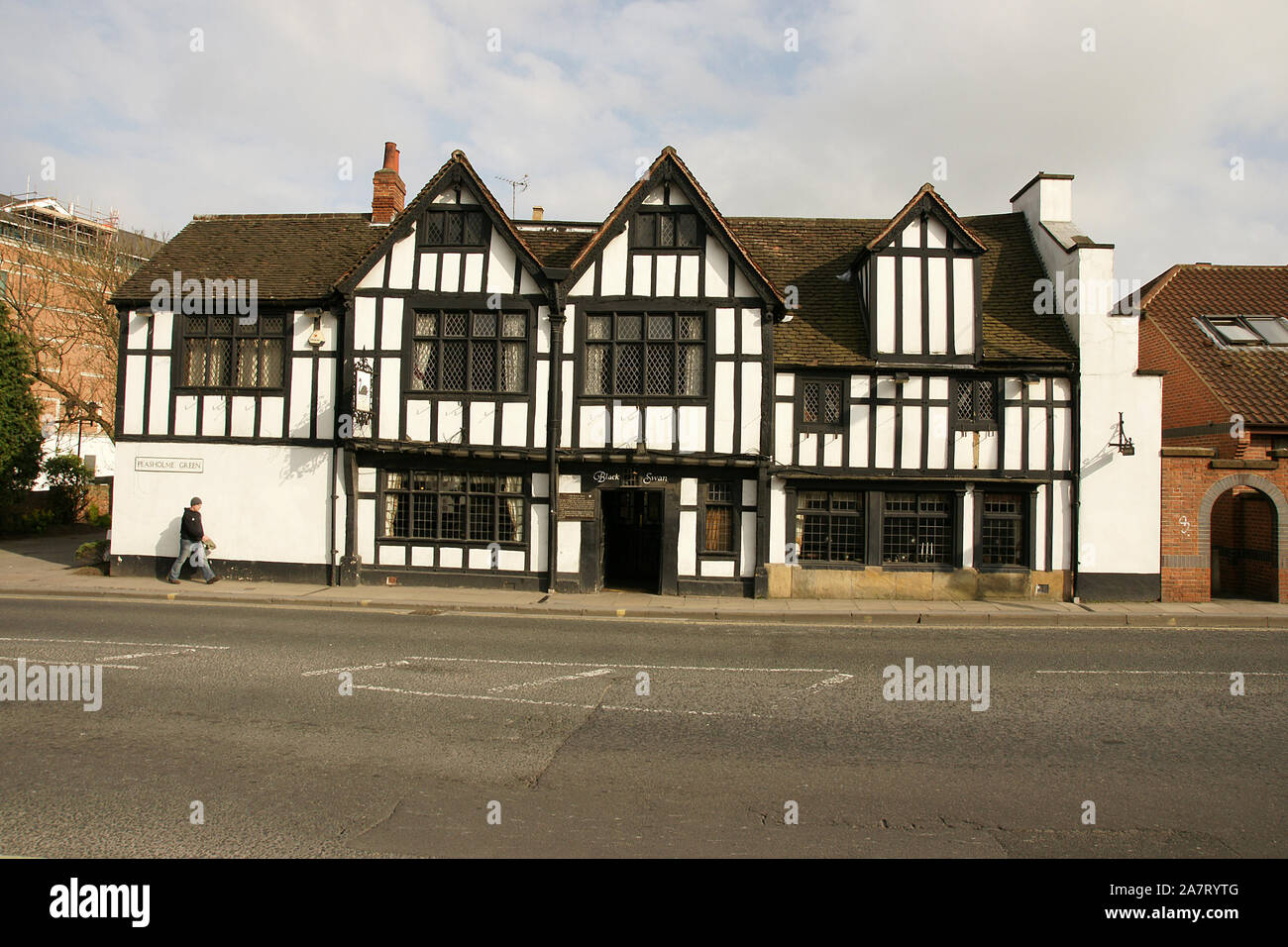 15th century pub hi-res stock photography and images - Alamy