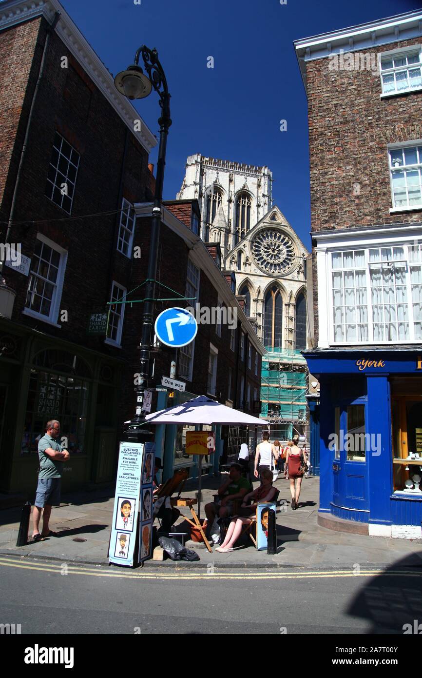 York minster stonegate medieval hi-res stock photography and images - Alamy
