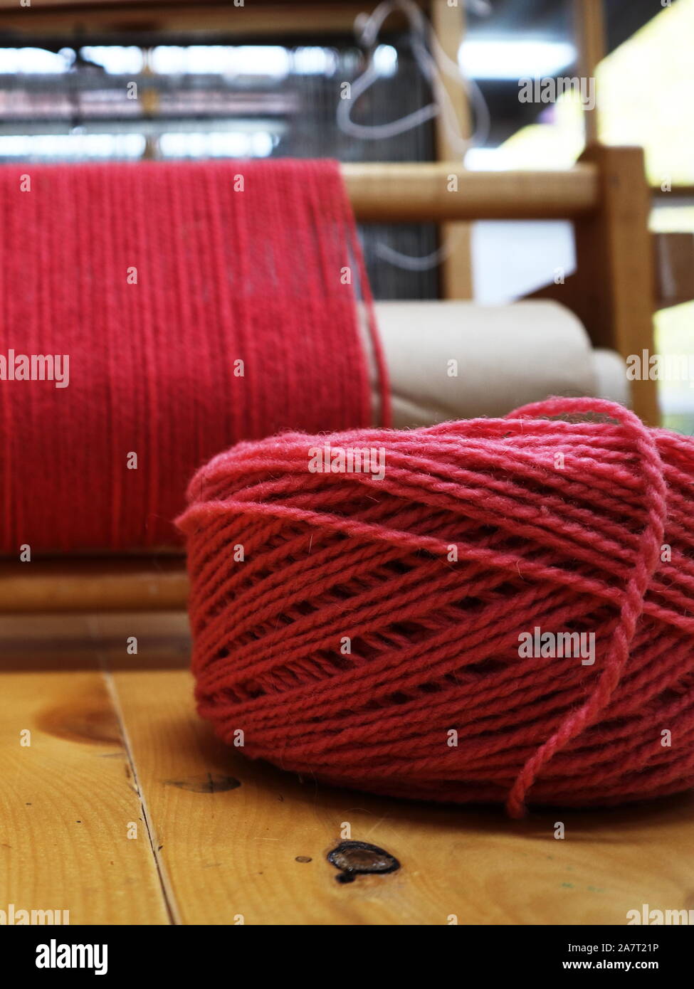 Table loom hi-res stock photography and images - Alamy