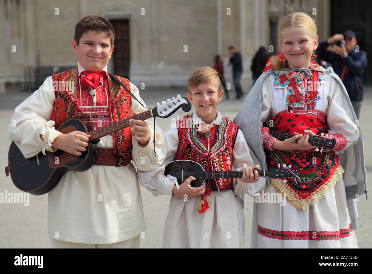 Croatia traditional dress hi-res stock photography and images - Alamy