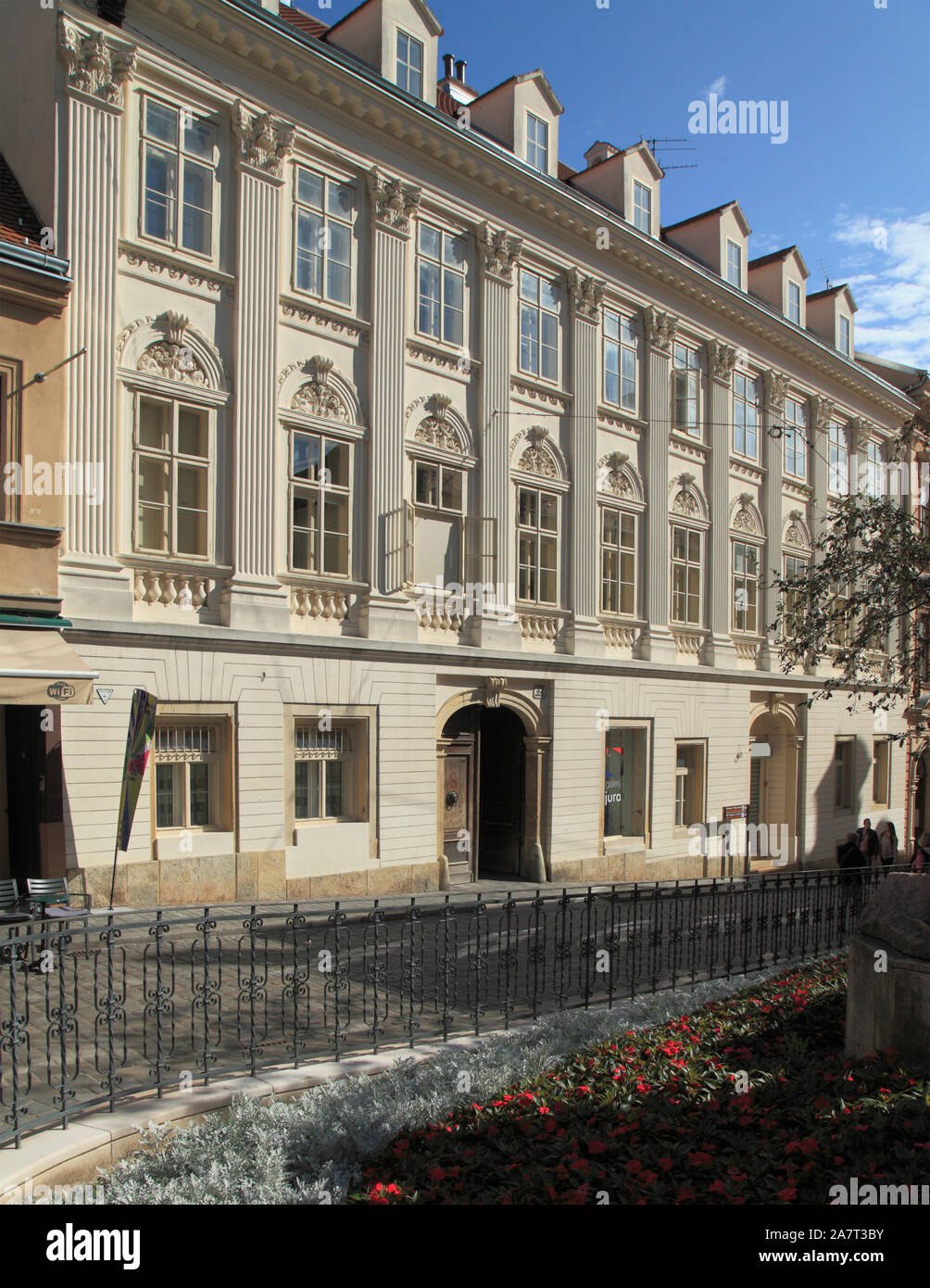Croatia, Zagreb, Upper Town, street scene, architecture Stock Photo - Alamy