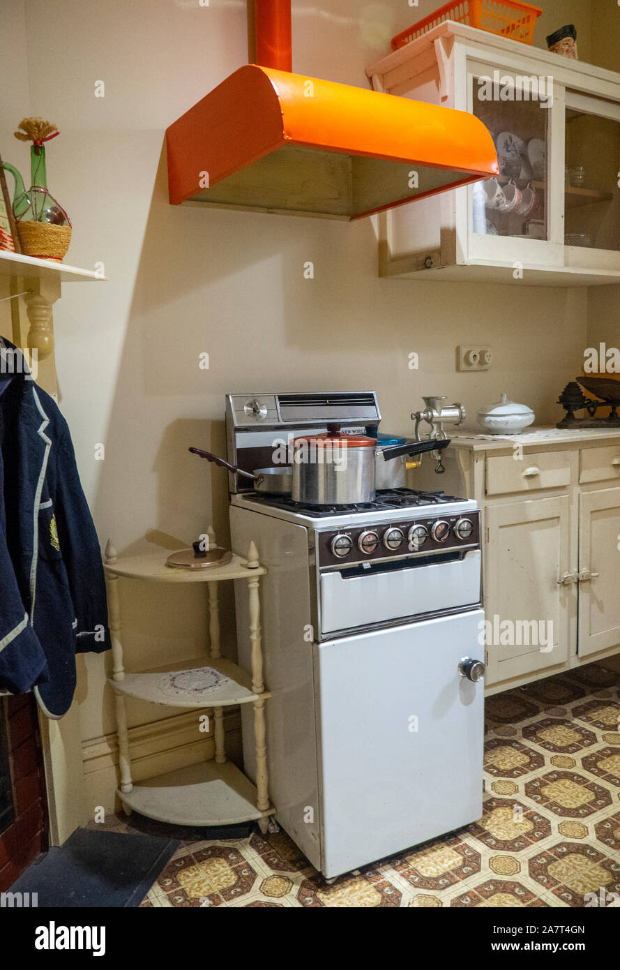 1950 Kitchen High Resolution Stock Photography and Images - Alamy