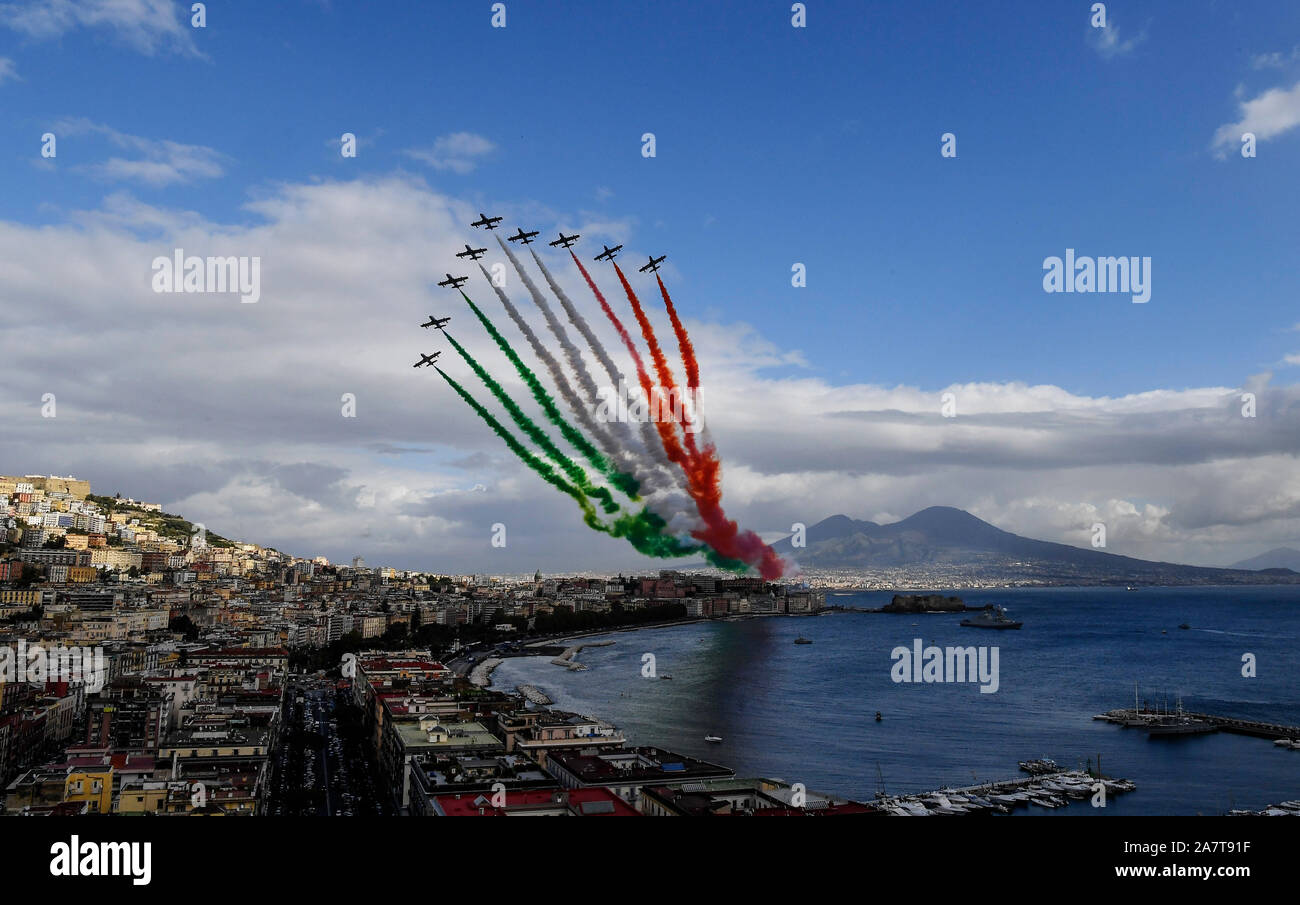 Feast of the Italian armed forces, the acrobatics of the tricolor ...