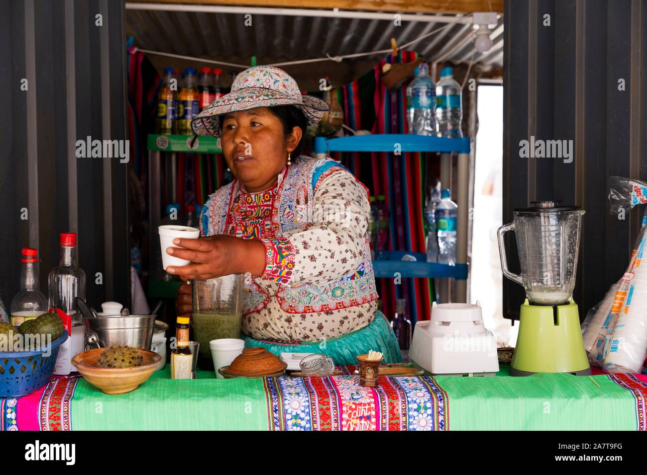 The indigenous people of Peru Stock Photo - Alamy