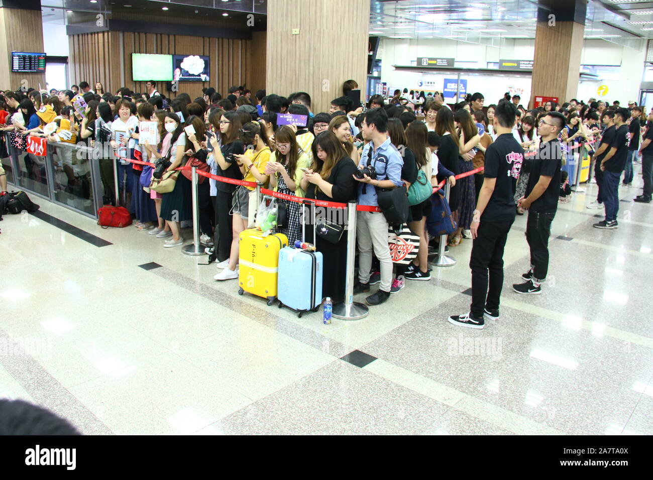 Fans wait for Ryohei Chiba, Keita Tachibana and Ryuichi Ogata of ...
