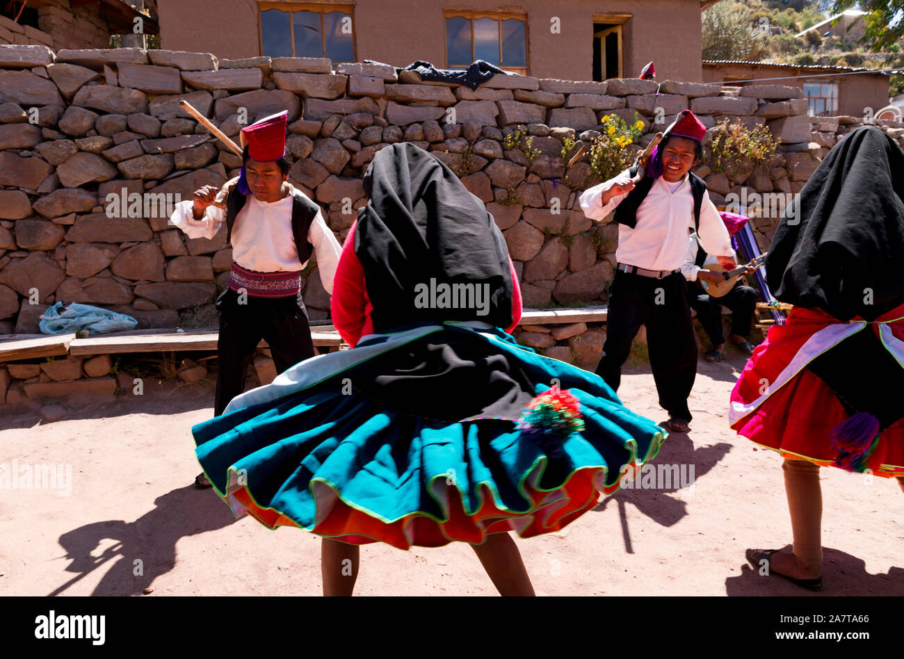 The indigenous people of Peru Stock Photo - Alamy