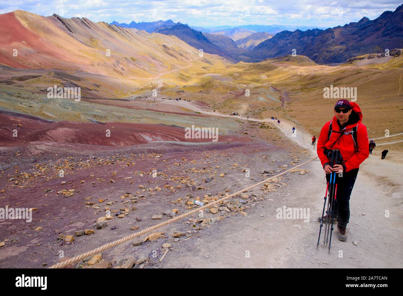 Montana de colores hi-res stock photography and images - Alamy