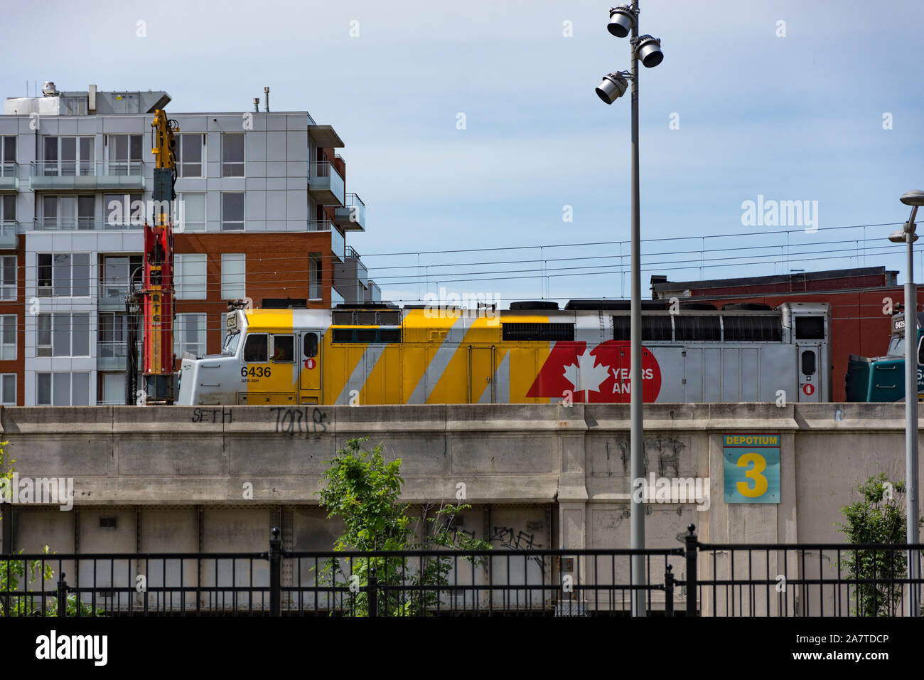 Canada transport flyover hi-res stock photography and images - Alamy