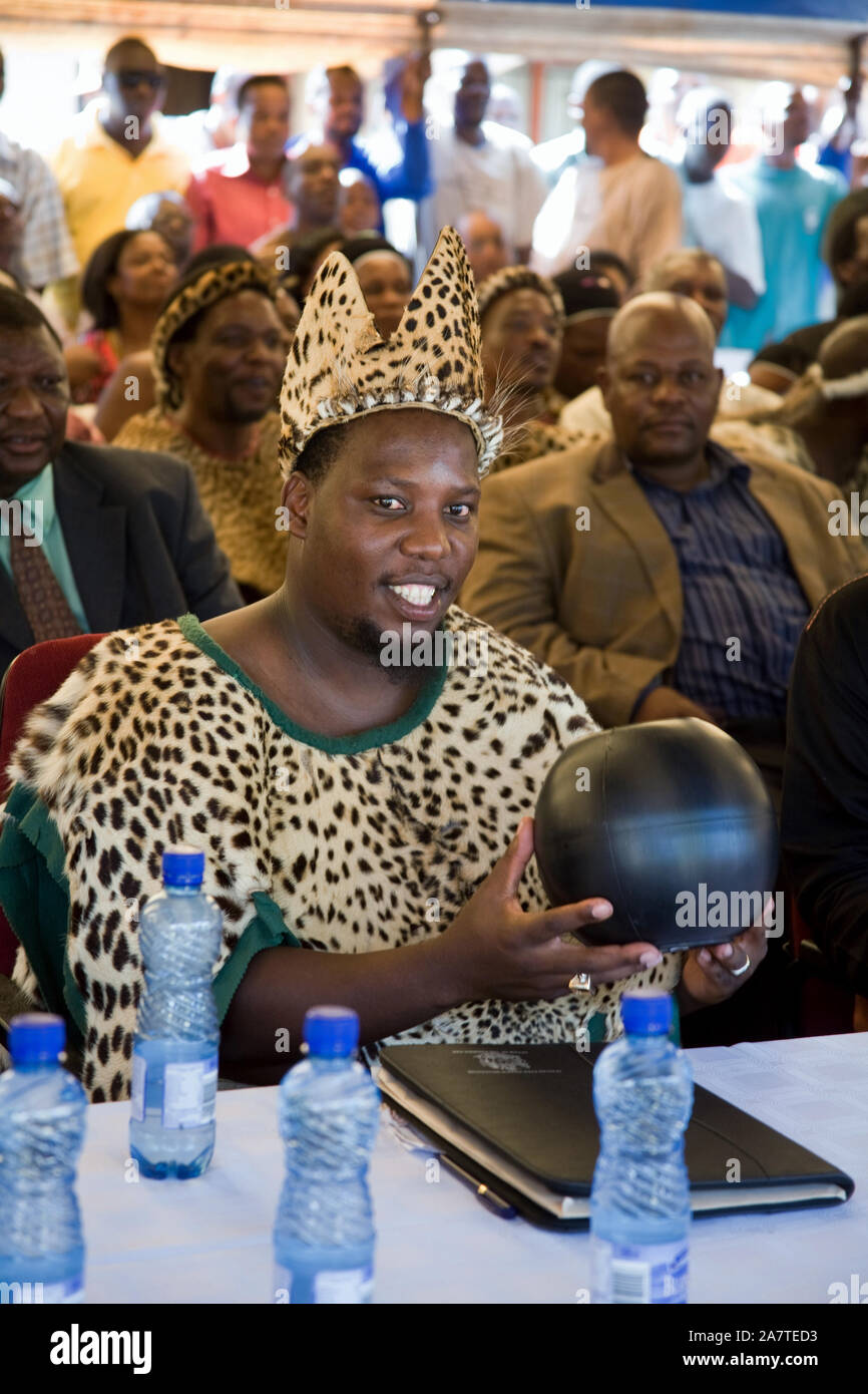 Zulu chief tribe africa hi-res stock photography and images - Alamy