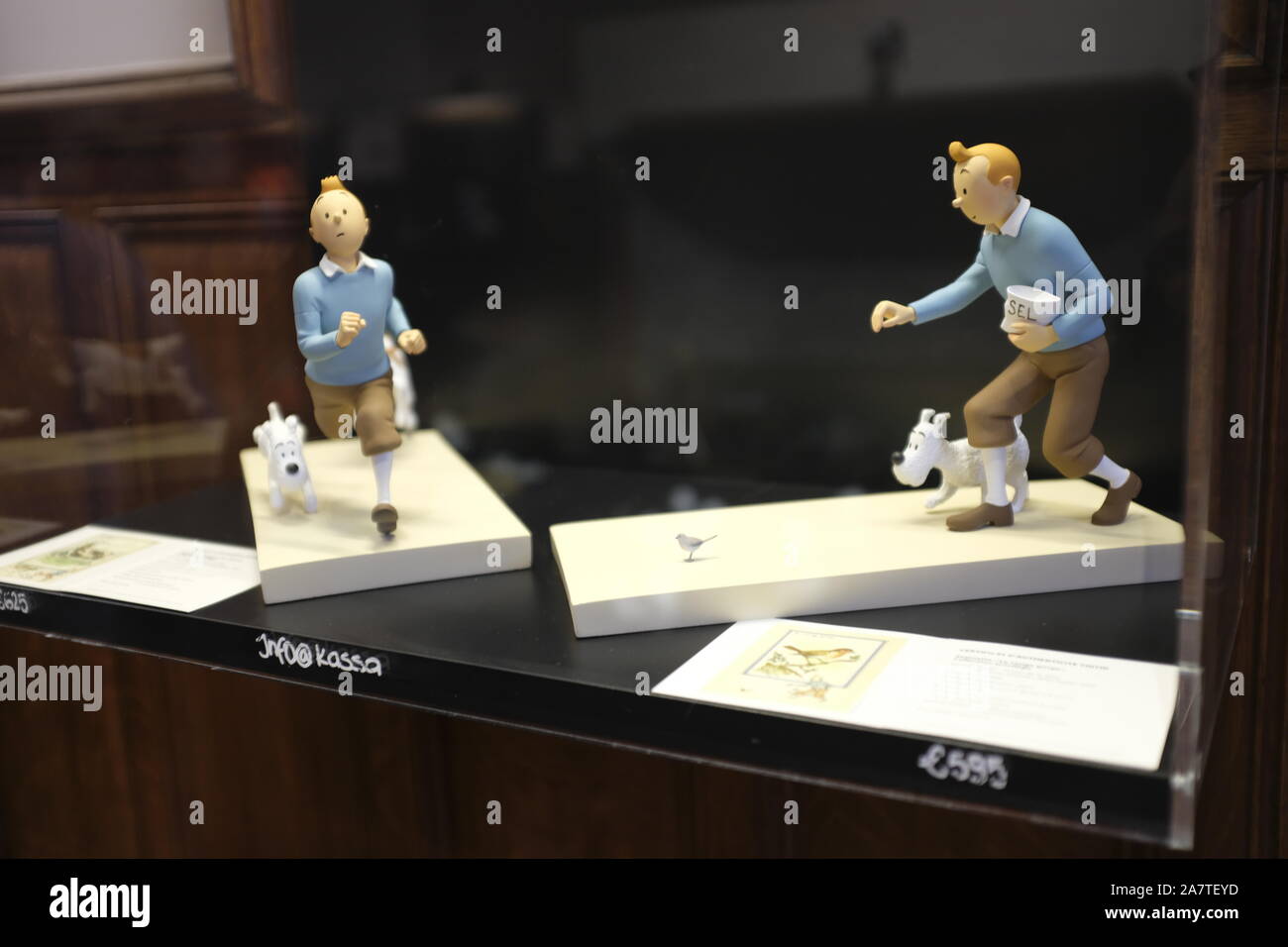 Tintin figures on a shop window in Bruges, Belgium Stock Photo - Alamy