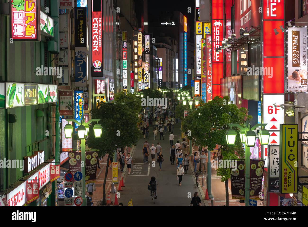 Lifestyle Japanese at Shinjuku neighborhood, Tokyo Japan.Shinjuku ...