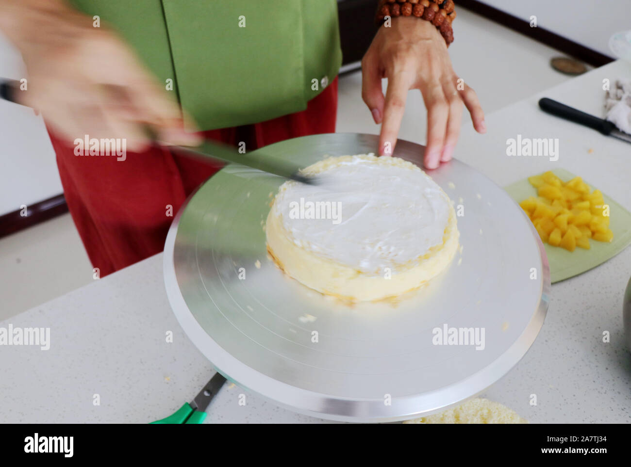 Chinese man Liu Zepeng makes a birthday cake featuring the painting ...