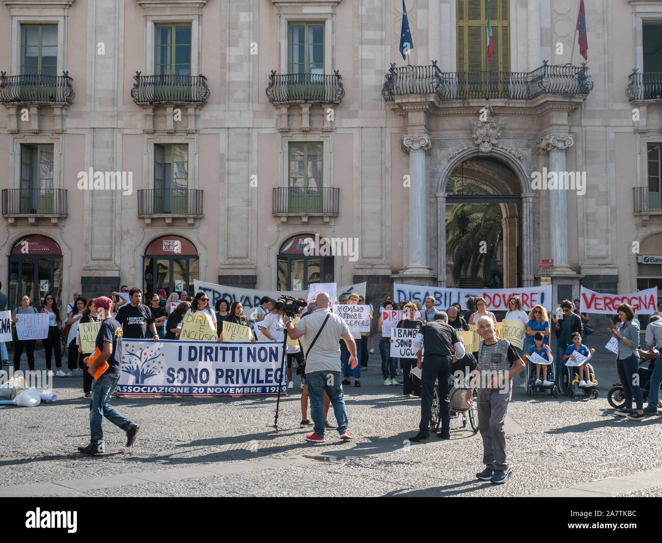 Disability rights protest hi-res stock photography and images - Alamy