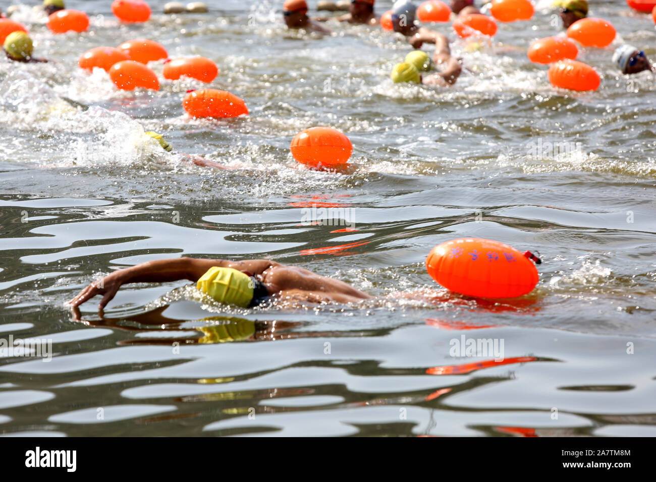 Swimmers flock to the sea to participate into 2019 Lianyungang ...