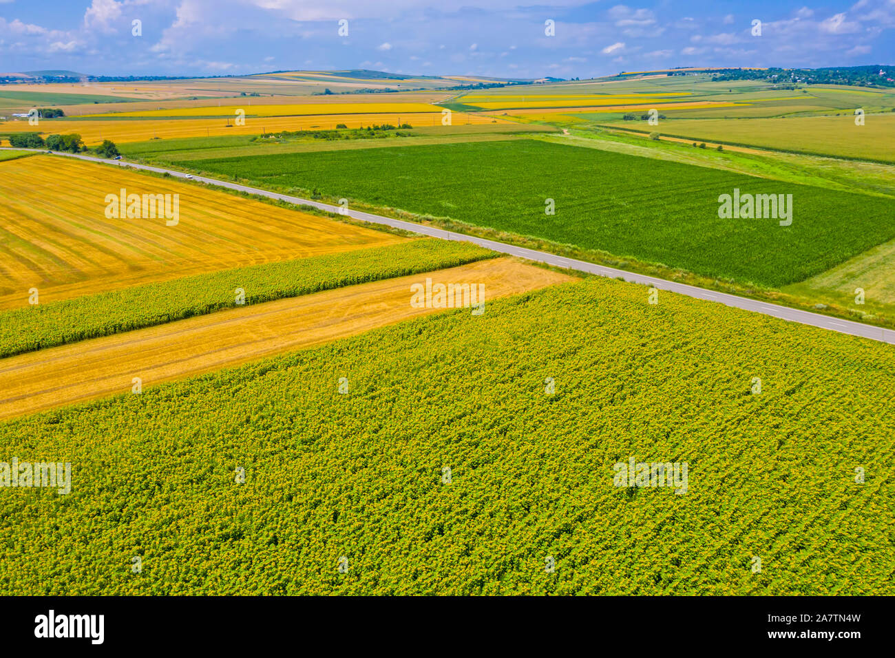 Summer landscape fields road hi-res stock photography and images - Alamy