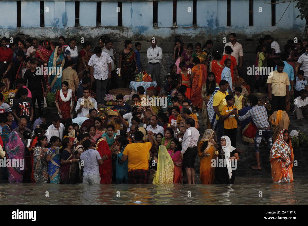 Chhath ghats hi-res stock photography and images - Alamy