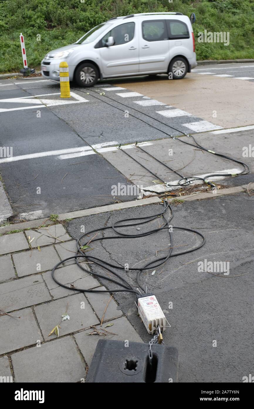 Vehicle Classifier machine working and counting types of vehicles ...