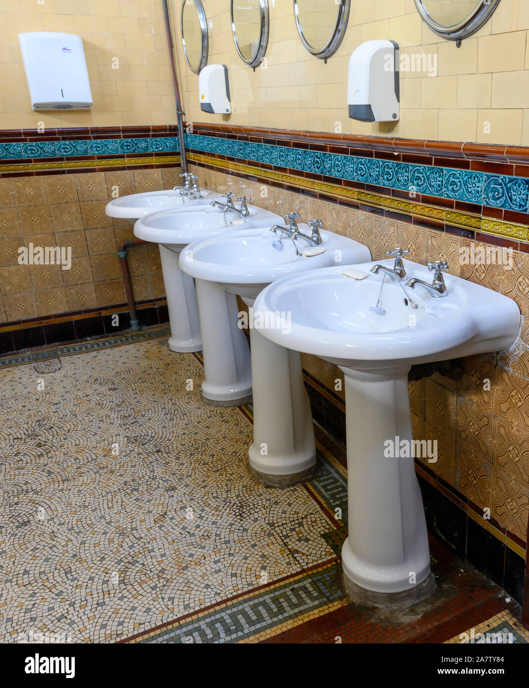 Victorian toilets hi-res stock photography and images - Alamy