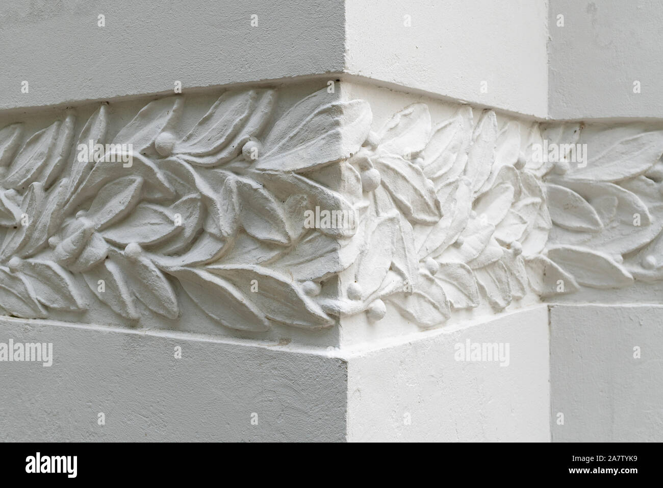 Modernist modernism architecture hi-res stock photography and images ...