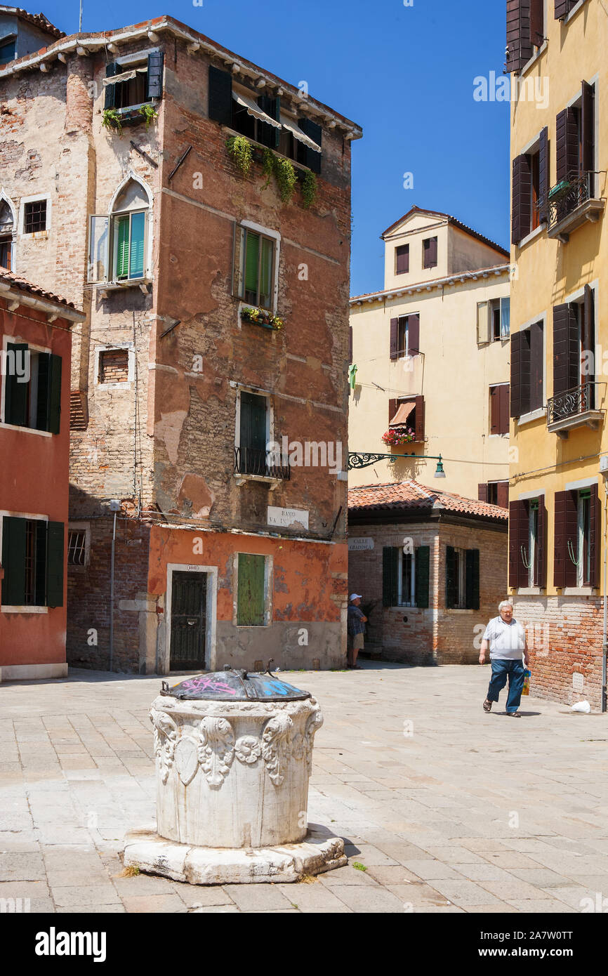 Stroppe hi-res stock photography and images - Alamy