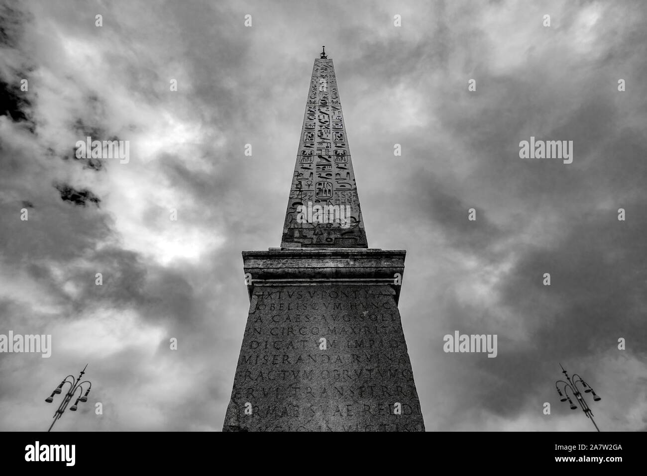 Obelisco Vaticano on St. Peter's Square, Vatican Stock Photo - Alamy