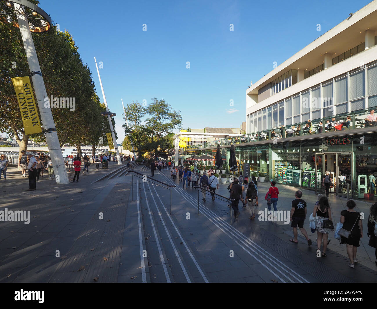 1951 bank people hi-res stock photography and images - Alamy