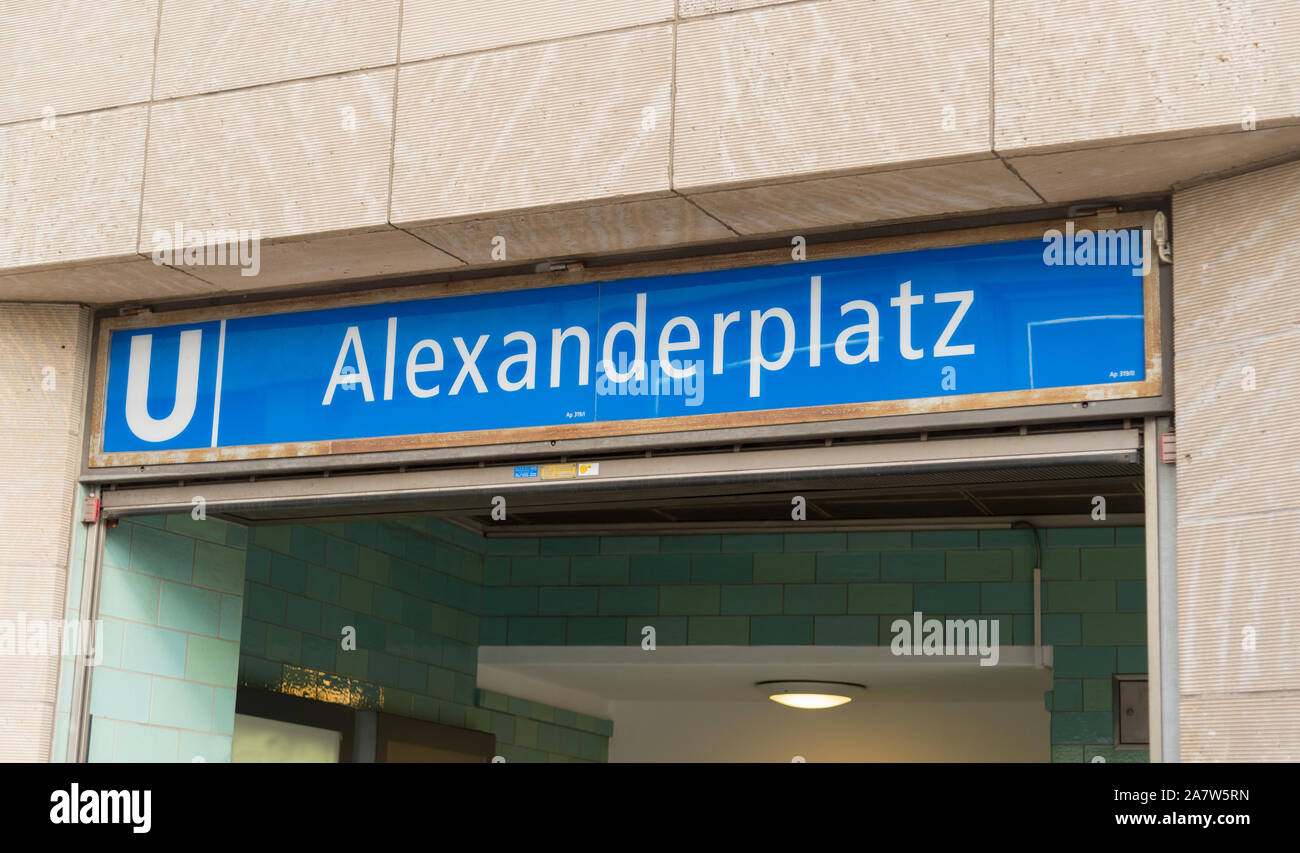 Underground stop bundestag hi-res stock photography and images - Alamy