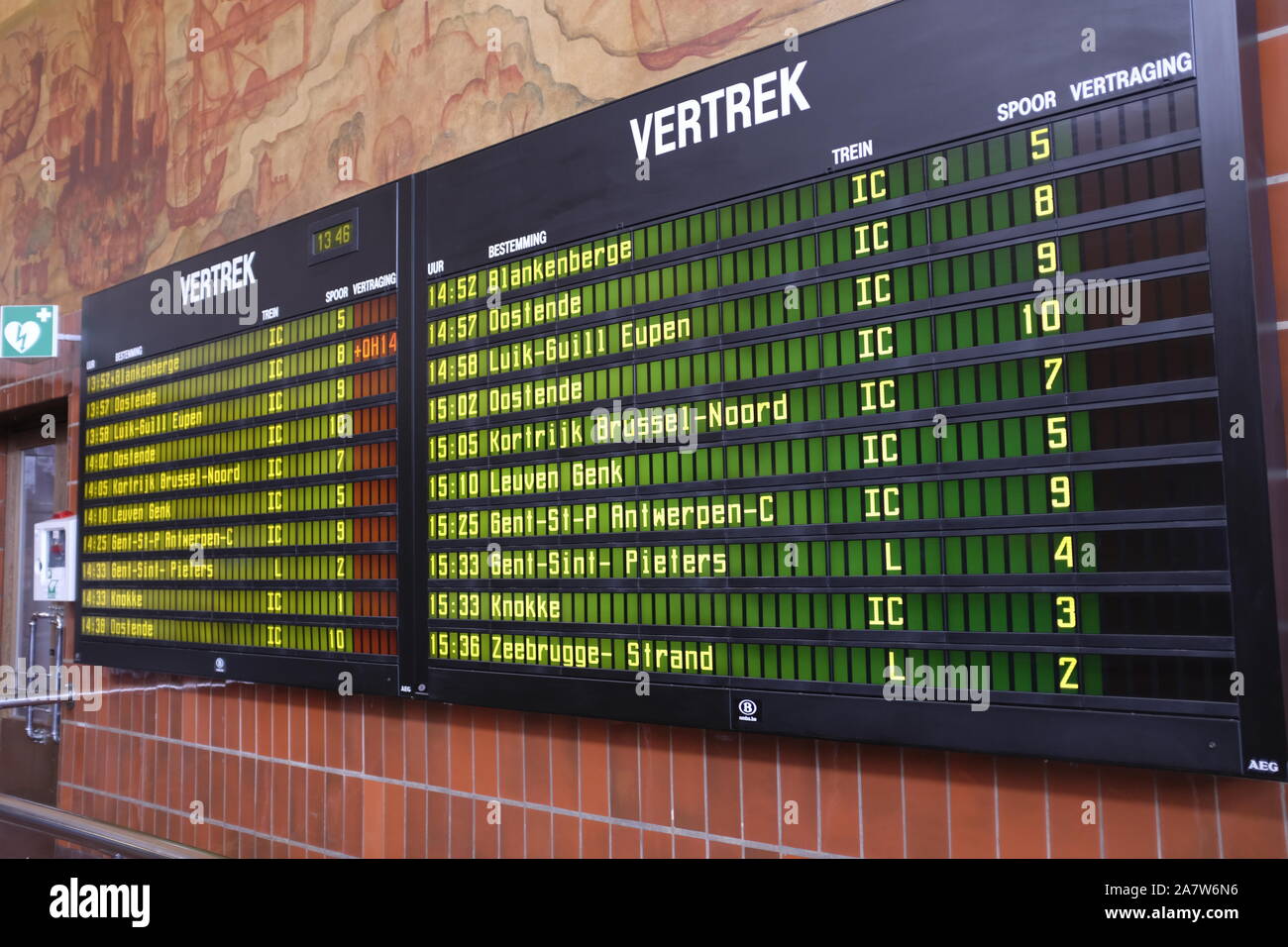 Bruges train station hi-res stock photography and images - Alamy