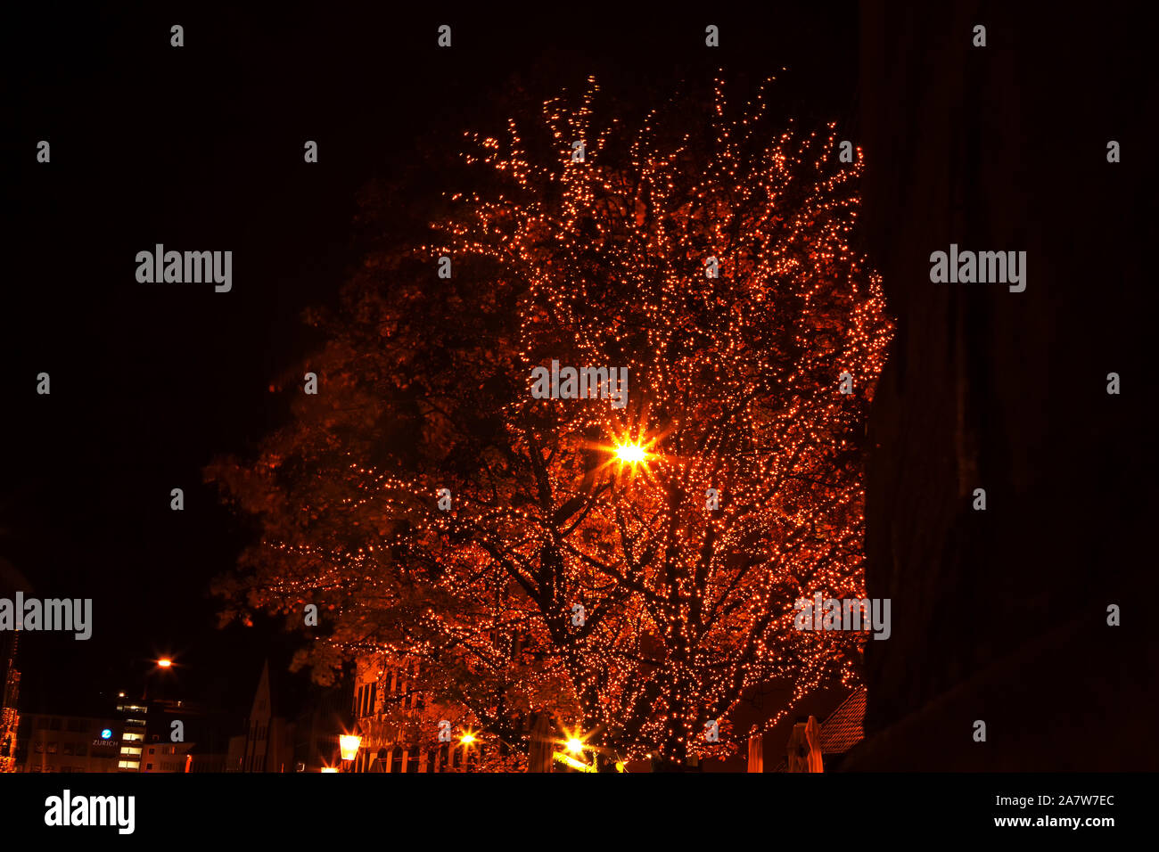 Dazzling street light hi-res stock photography and images - Alamy