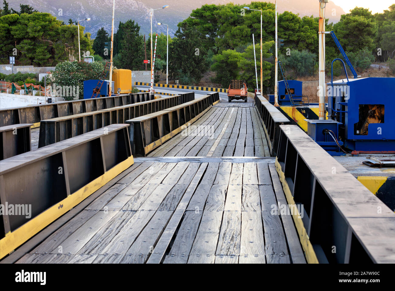 Submersible bridge hi-res stock photography and images - Alamy