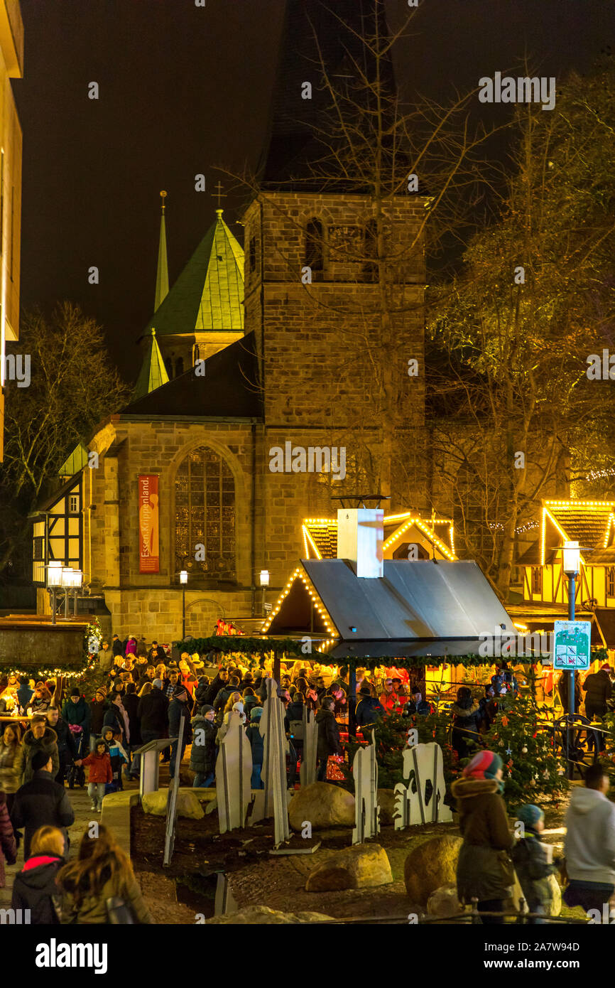 Christmas market in Essen, on Kettwiger Street, downtown, Essen ...