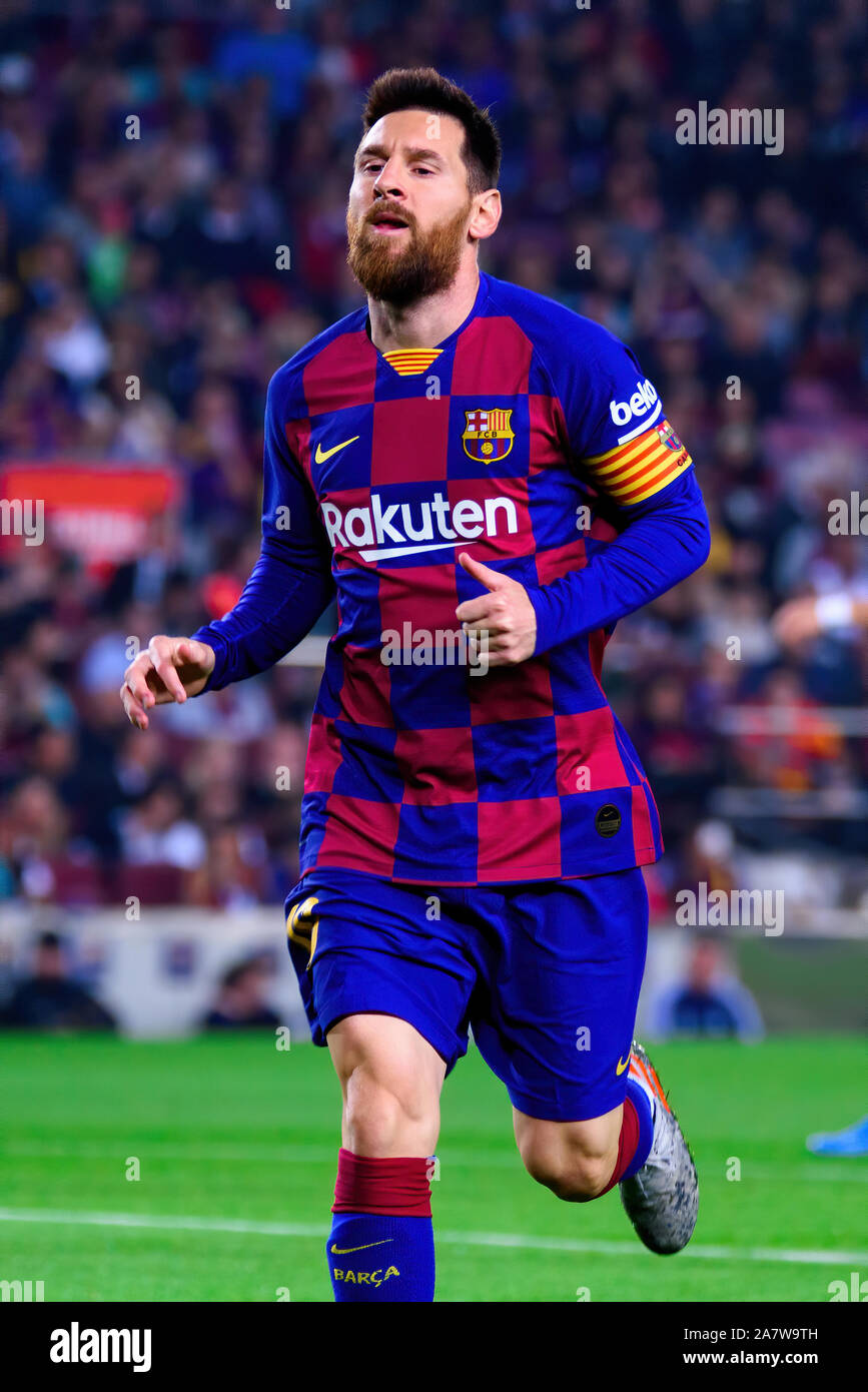 BARCELONA - OCT 29: Messi plays at the La Liga match between FC ...