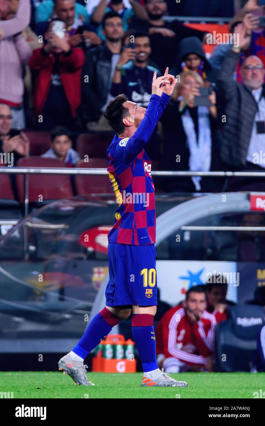 BARCELONA - OCT 29: Messi celebrates a goal at the La Liga match ...