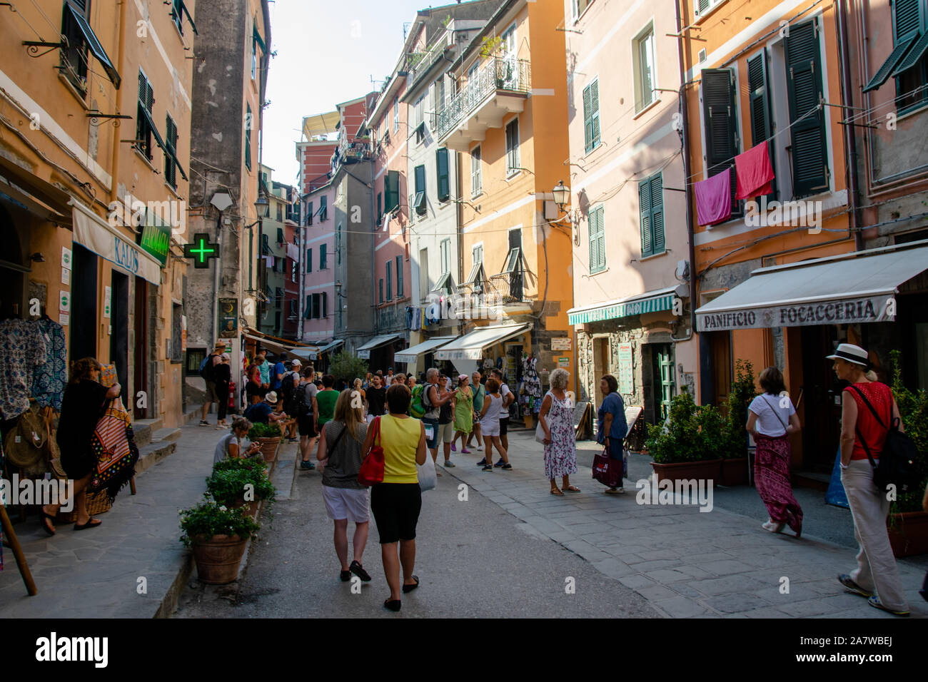 Vernazza street with tourists hi-res stock photography and images - Alamy