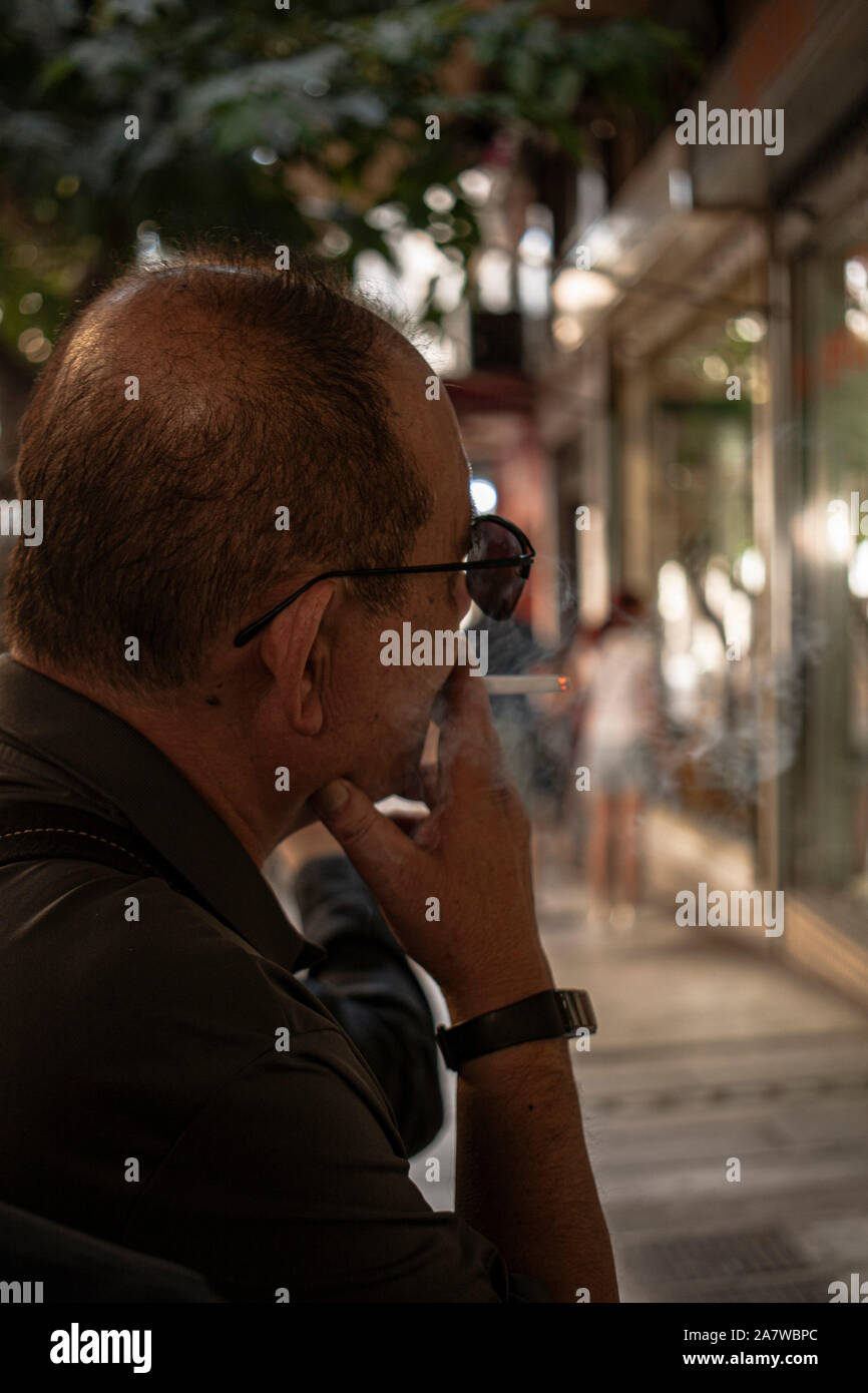 Famous people smoking hi-res stock photography and images - Alamy