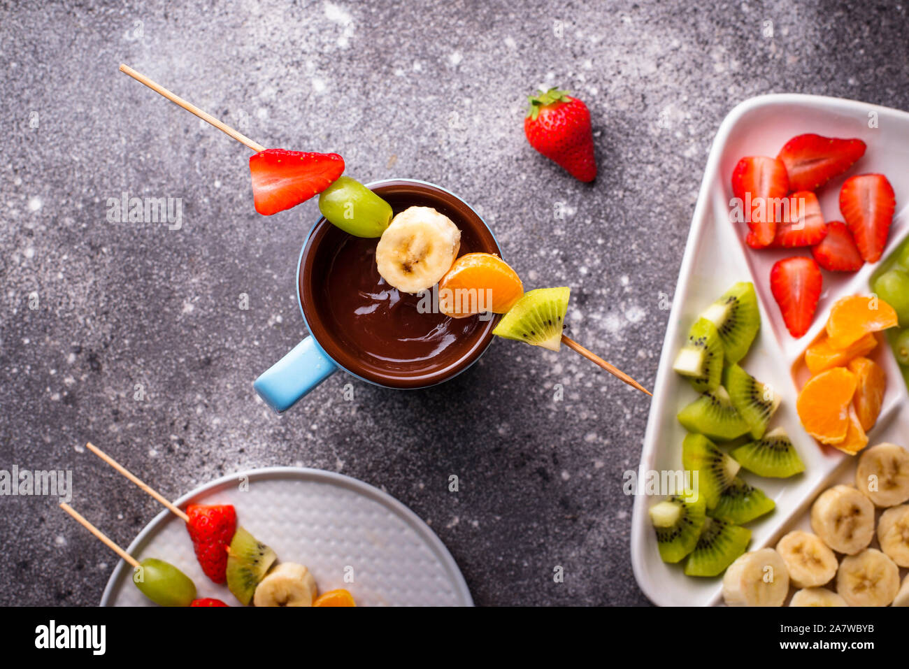 Fondue chocolate fruits hi-res stock photography and images - Alamy