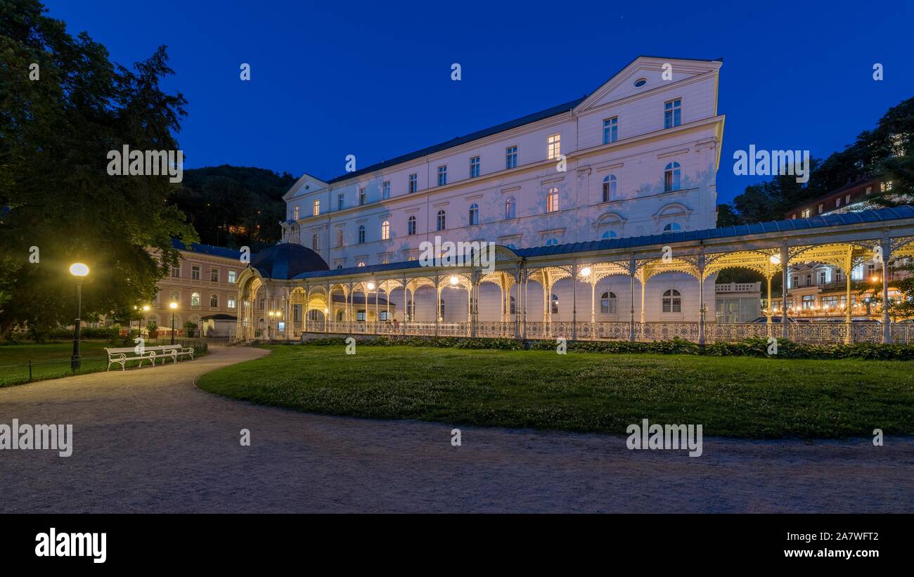 Kolonada hi-res stock photography and images - Alamy